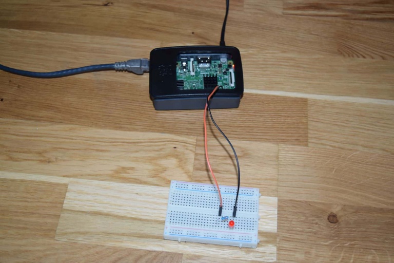 Breathing Light LED on Raspberry Pi using Python | ADMFactory